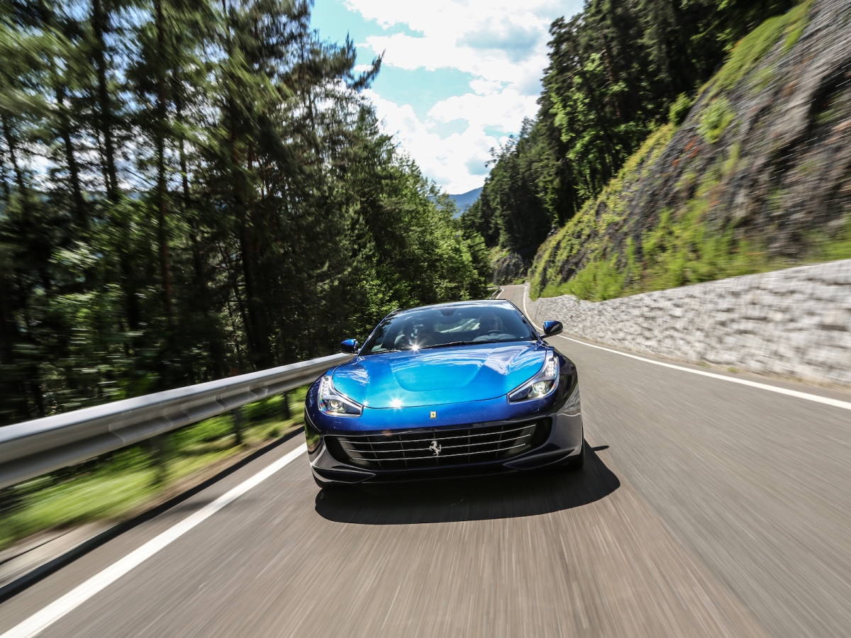 GTC4Lusso: prima Ferrari 4x4 con 4 ruote sterzanti
