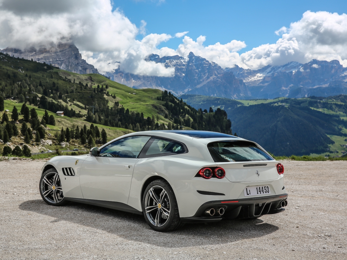 GTC4Lusso: prima Ferrari 4x4 con 4 ruote sterzanti