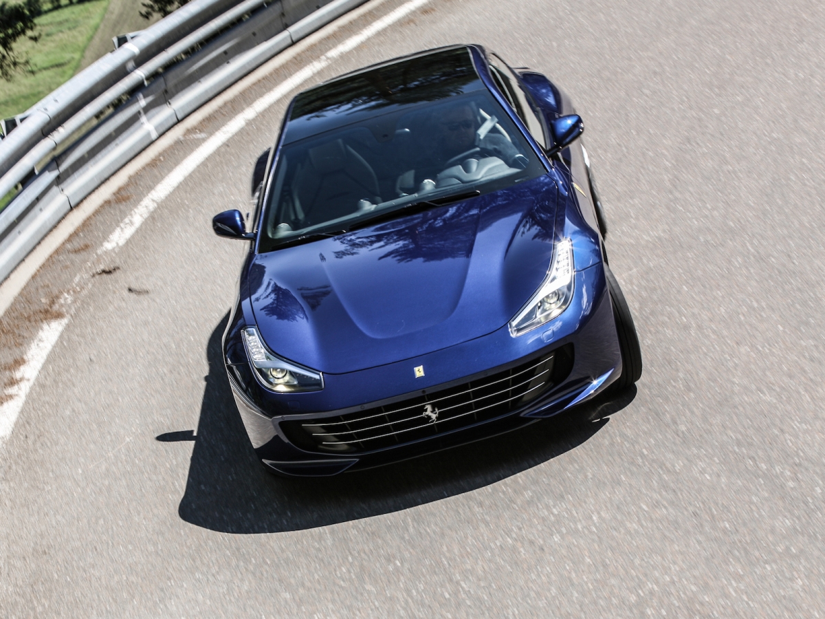 GTC4Lusso: prima Ferrari 4x4 con 4 ruote sterzanti