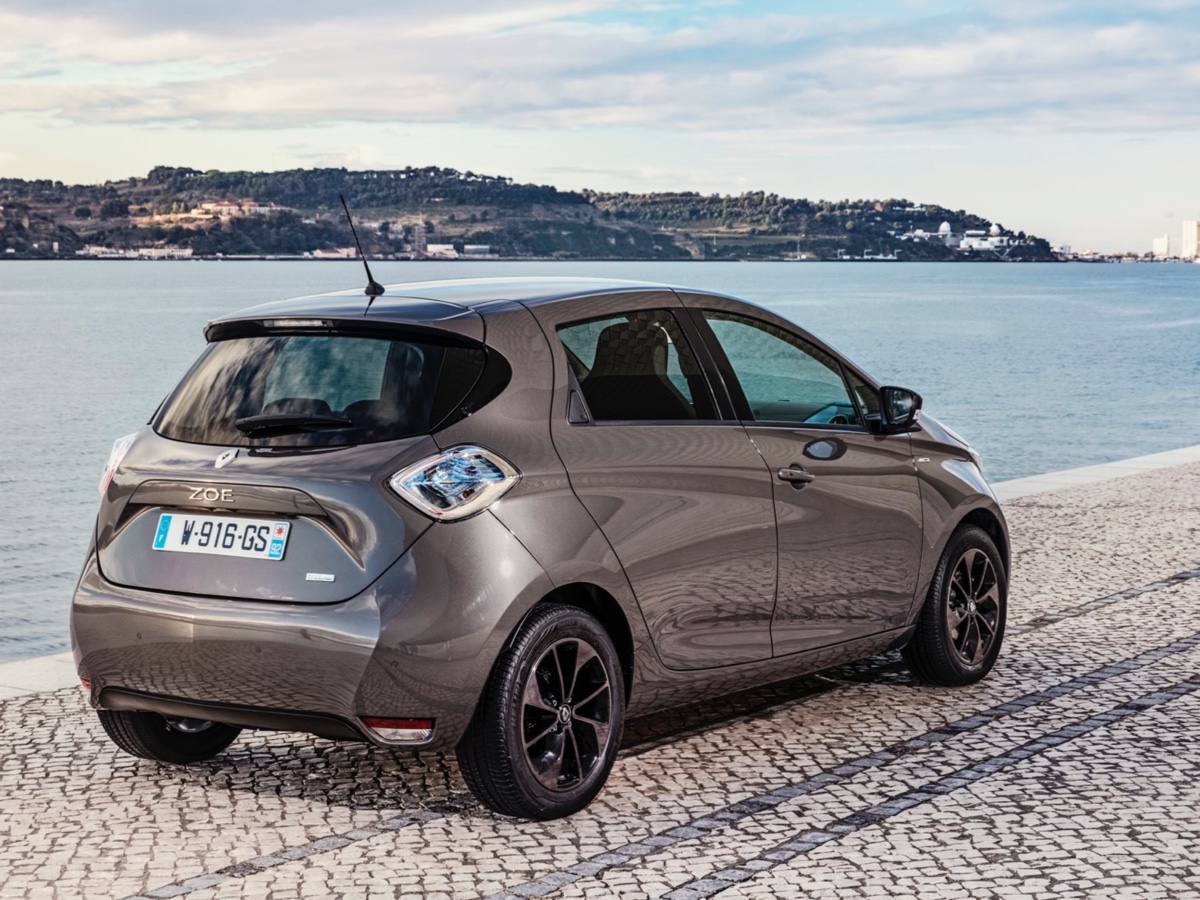 L’elettrica Zoe raddoppia: autonomia da prima auto