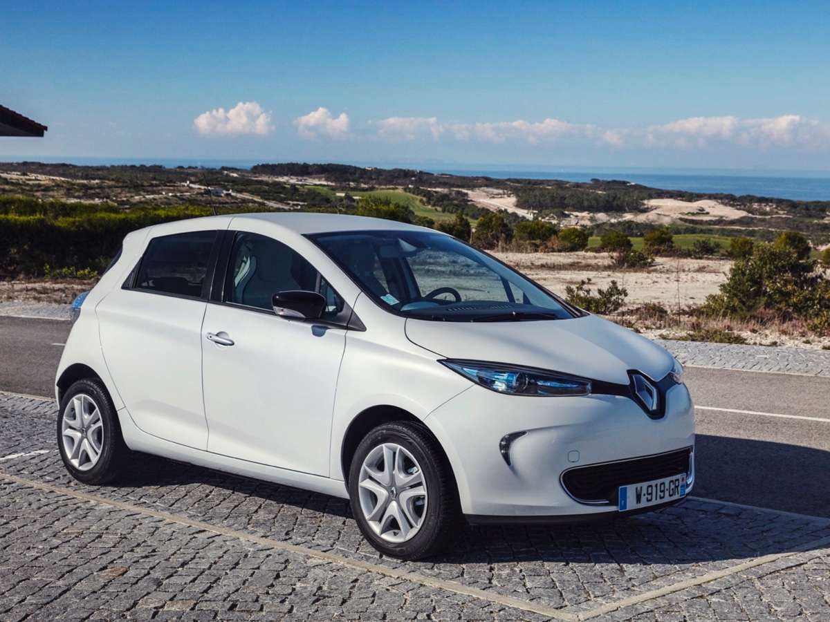 L’elettrica Zoe raddoppia: autonomia da prima auto