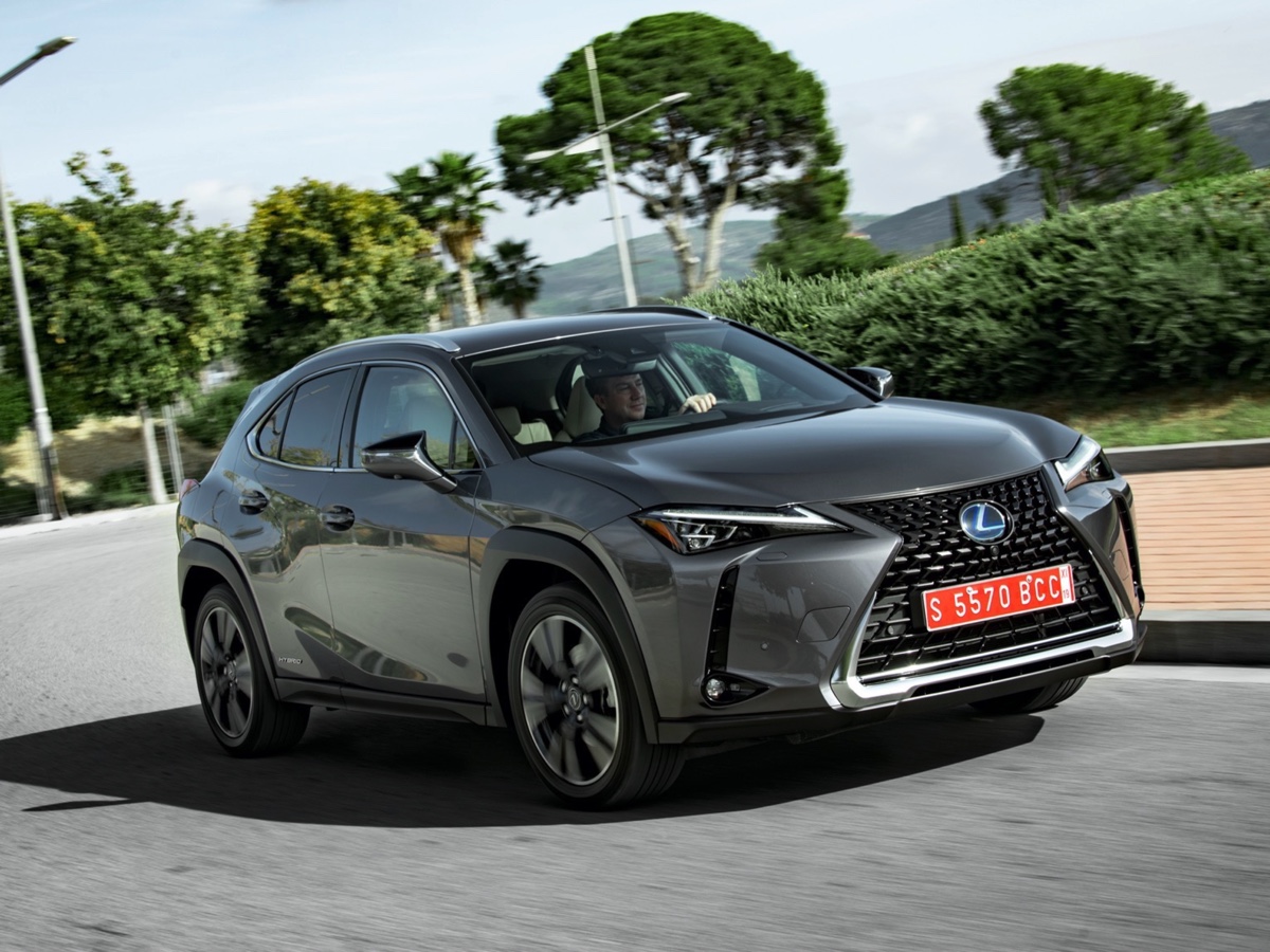La nuova gamma Lexus UX Hybrid sempre più connessa
