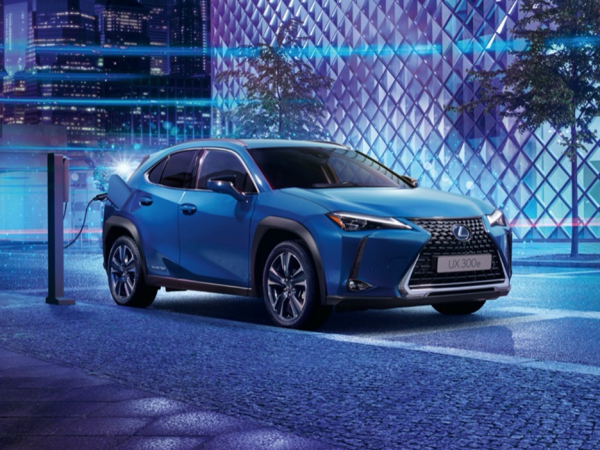 Debutto virtuale per le nuove Lexus UX 300 e LC 500 Convertible