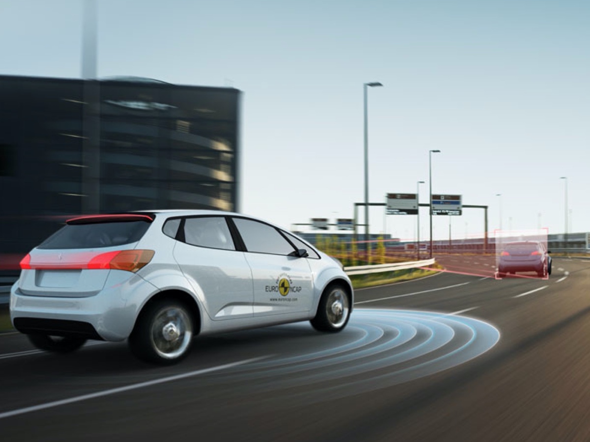 Sette nuovi test sugli ADAS in autostrada da Euro NCAP