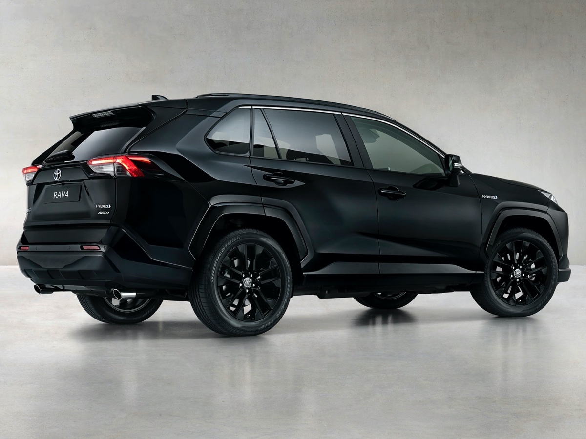The Toyota RAV4 Hybrid in the Black Edition version gets an even more ...