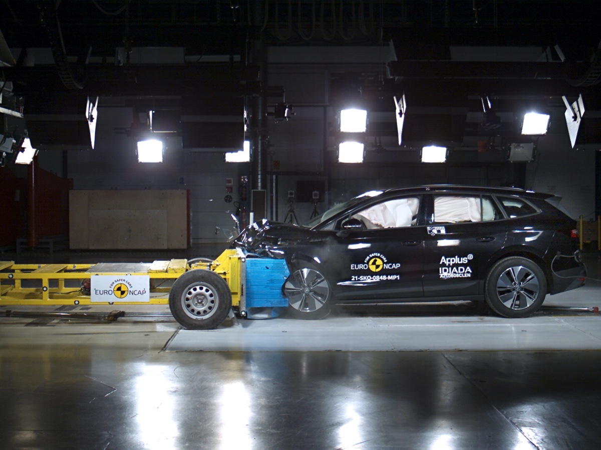 Test Euro NCAP: 5 stelle per Škoda Enyaq iV e VW ID.4, 2 per le Dacia ...