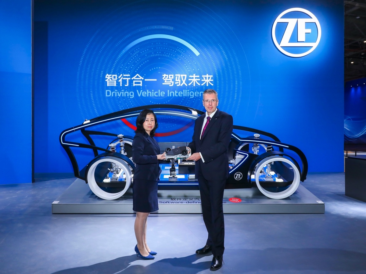 ZF a Shanghai con le soluzioni per veicoli intelligenti