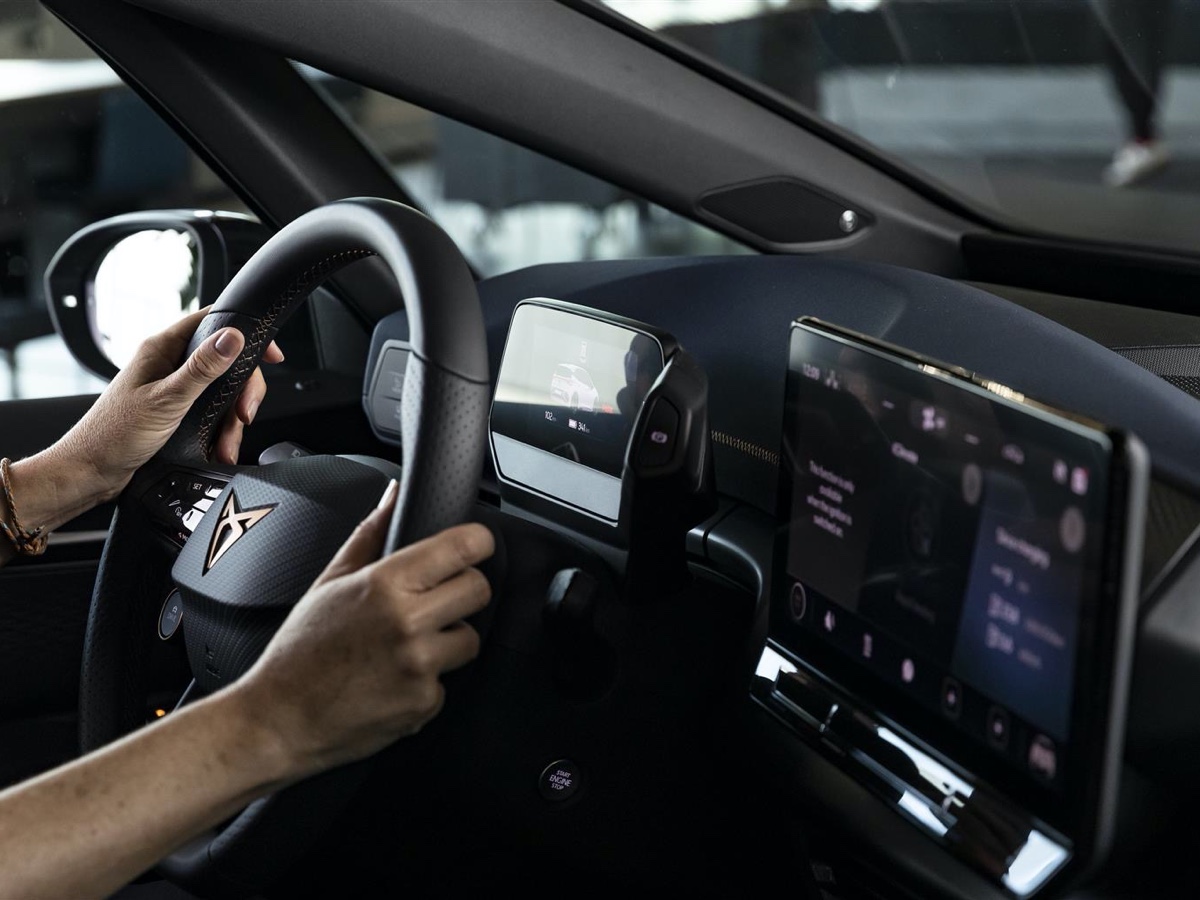 First images of the Cupra Born interior design