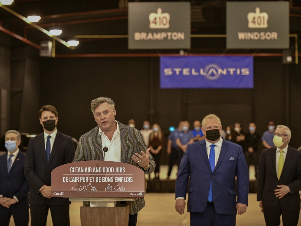 Stellantis investe $2,8 miliardi in Canada per l'elettrificazione