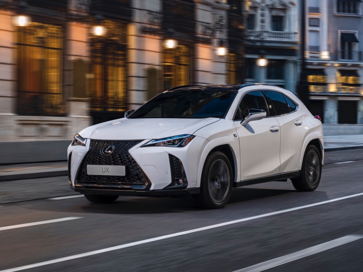 Novità stilistiche, migliore connettività e un nuovo allestimento per ...