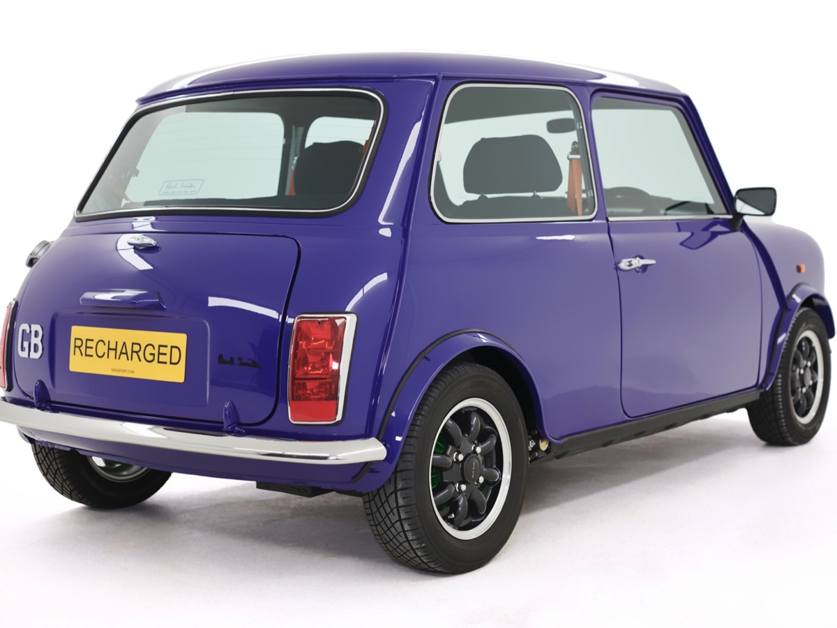 MINI Recharged: one-off elettrica della Mini classica by Paul Smith
