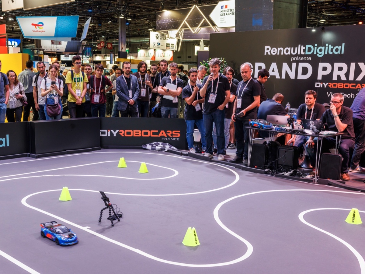 DIY Robocars France, a mini-autonomous vehicle competition at VivaTech.