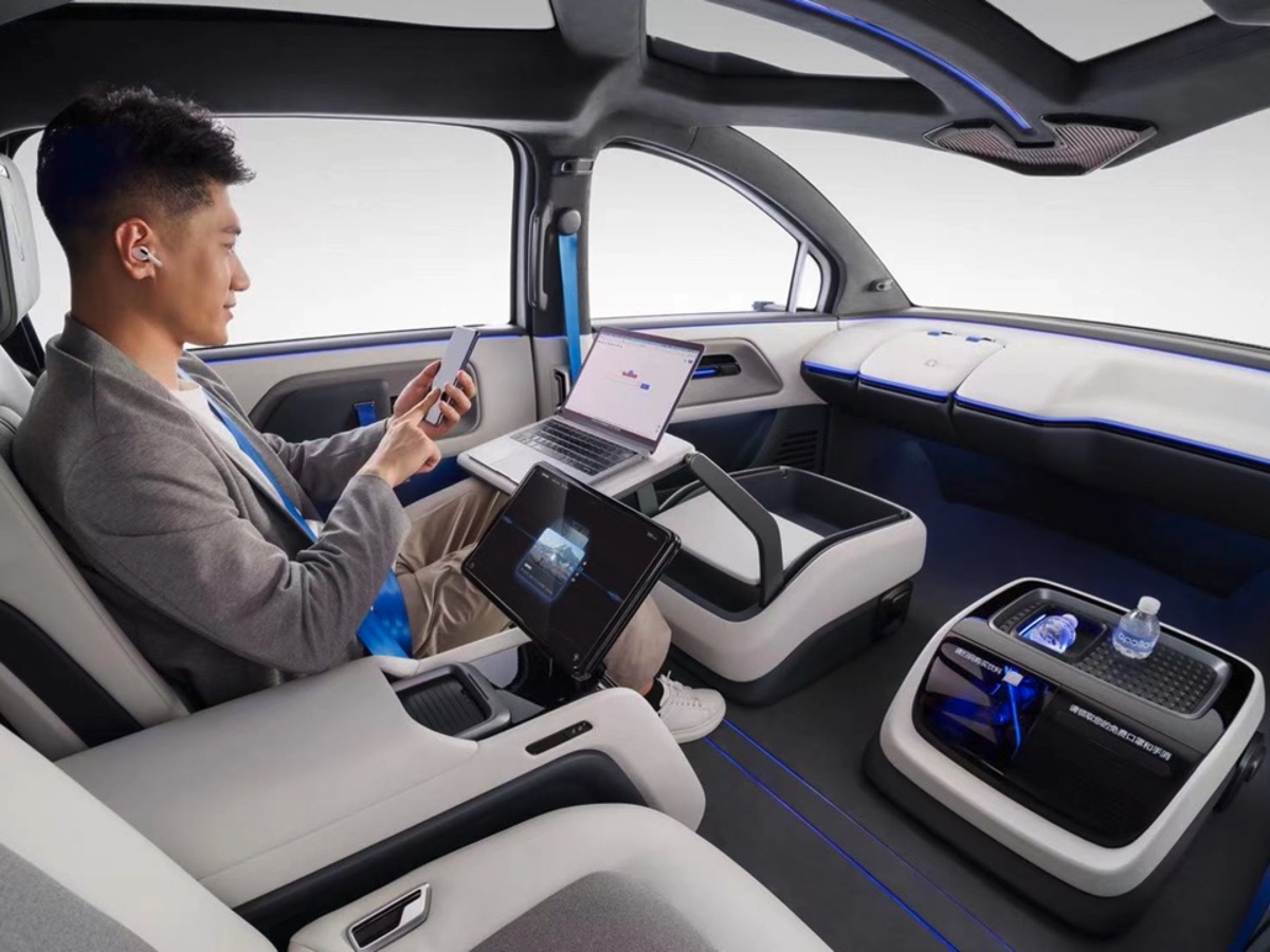 Apollo RT6, svelato il nuovo robotaxi Baidu senza volante