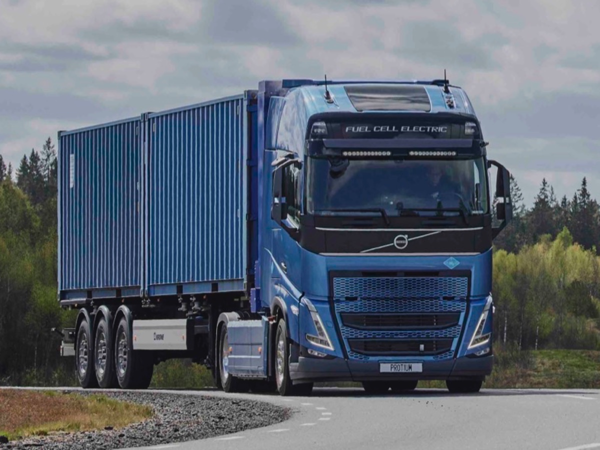 Al via nel 2025 i test clienti per i camion FCEV di Volvo Trucks