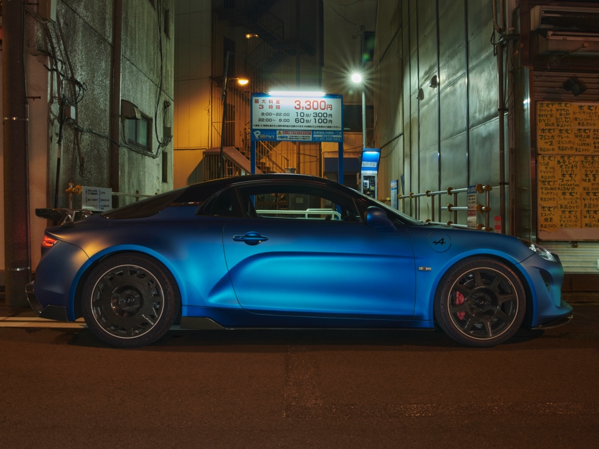 Alpine A110 R, la massima espressione di leggerezza e performance