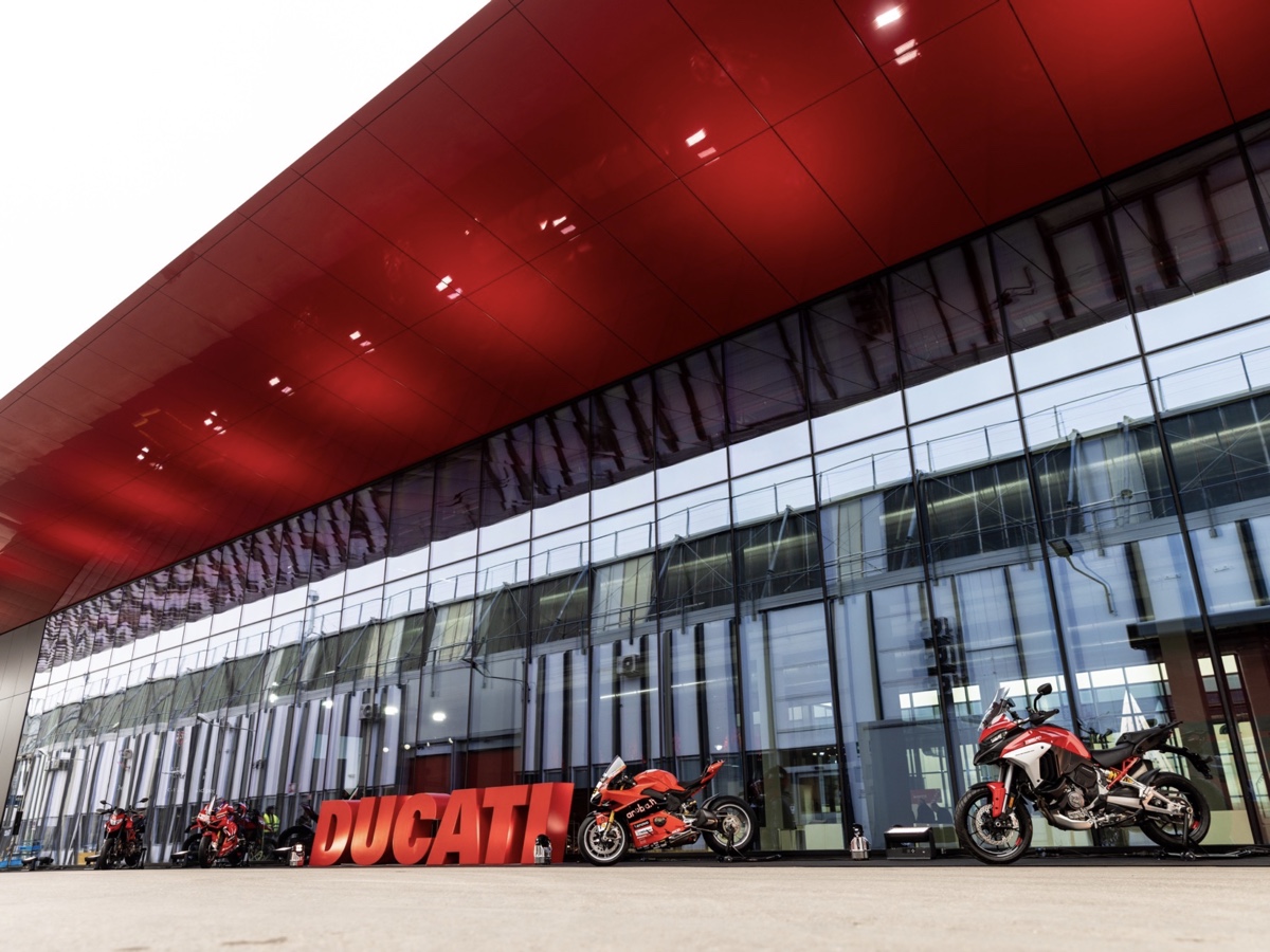 Ducati inaugura il nuovo edificio Finitura e Delibera Estetica