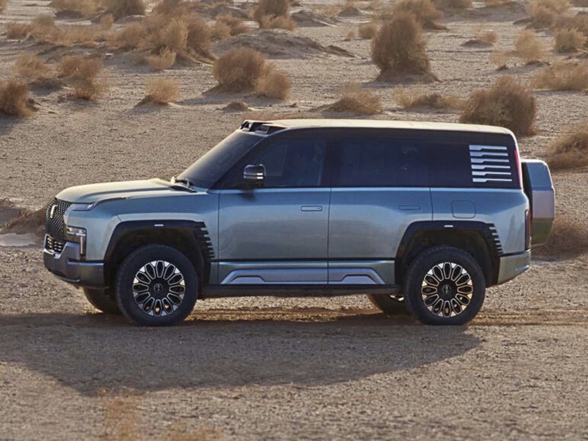 BYD: nuove immagini del modelli U8 e U9 del sub-brand premium Yangwang