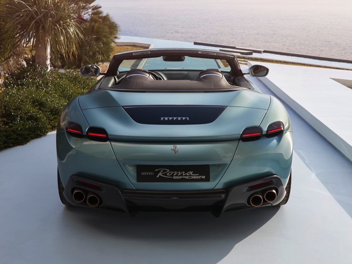 Innovative retractable fabric roof for the new Ferrari Roma Spider