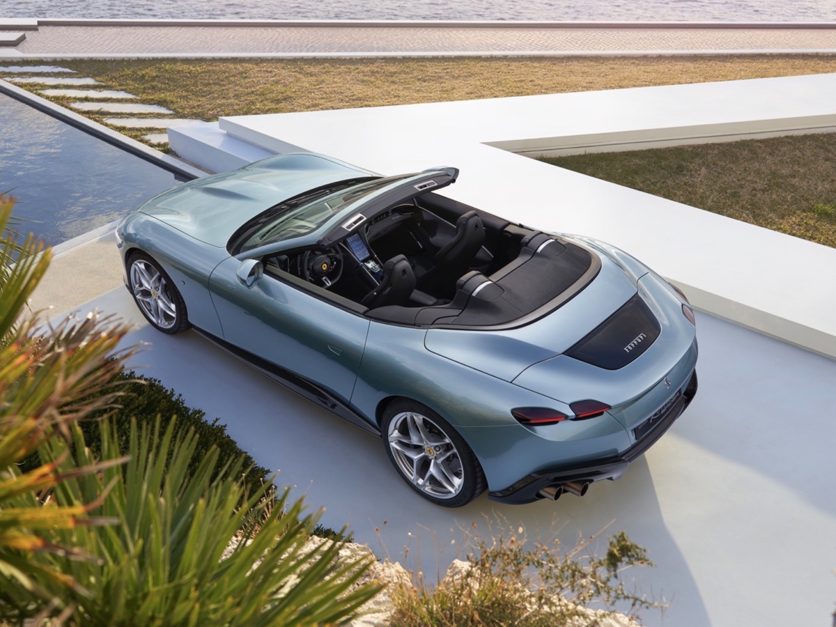 Innovative retractable fabric roof for the new Ferrari Roma Spider