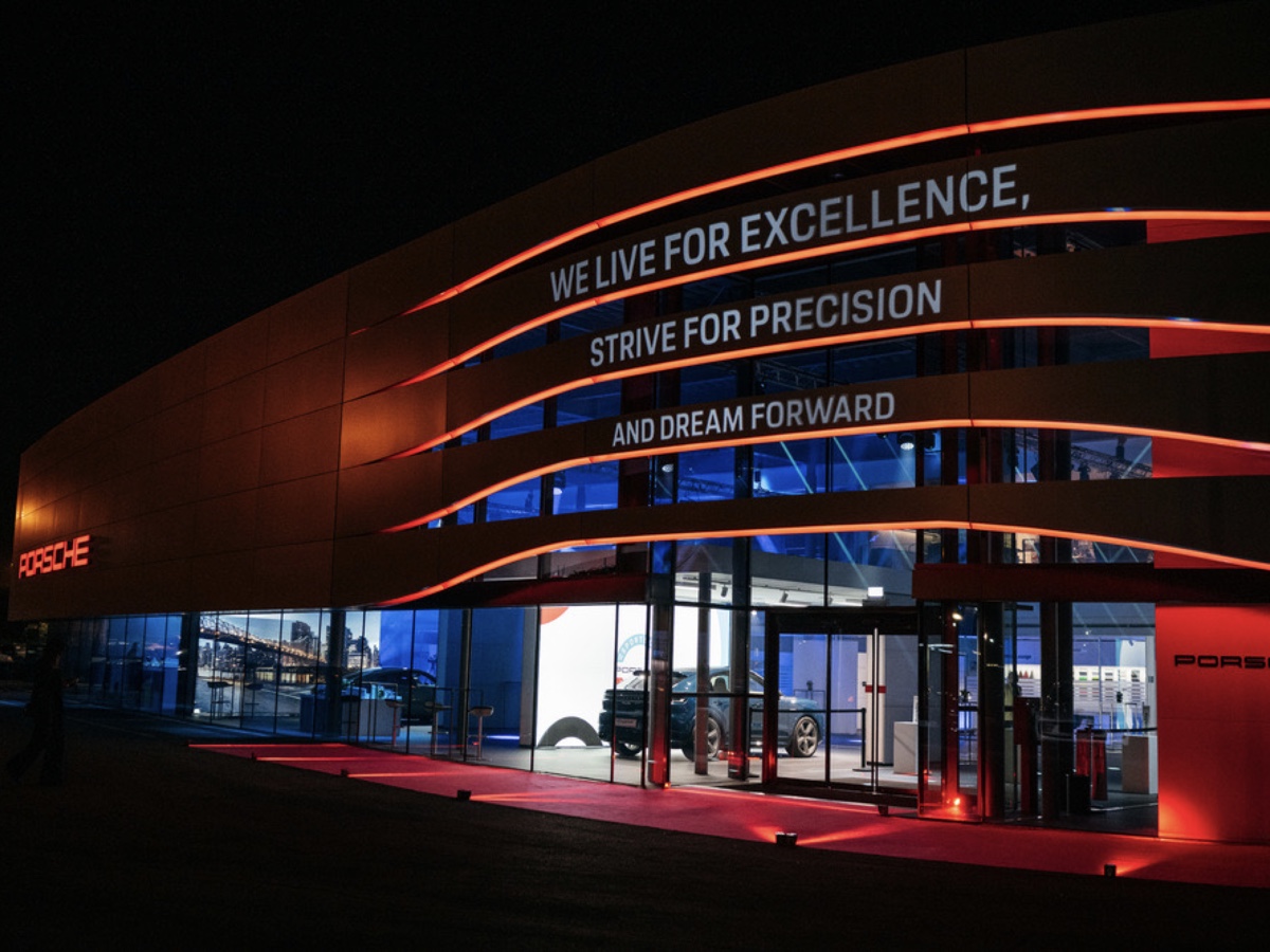 Inaugurato il nuovo Destination Porsche Milano Nord